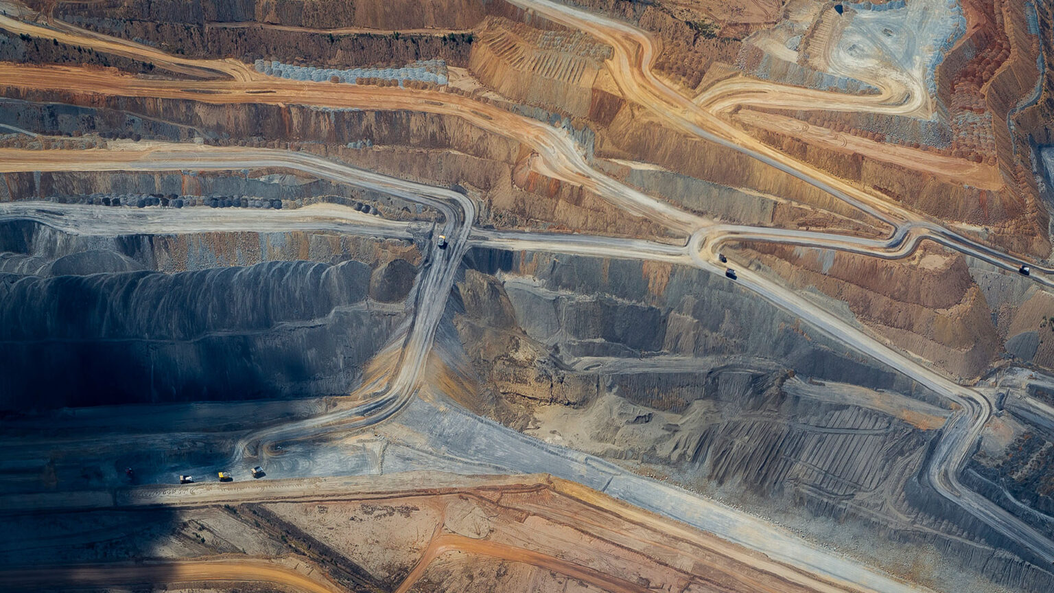 Internal vs External Workplace Investigations: Key Considerations | HFW